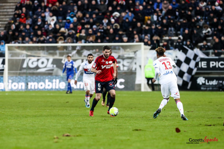 FOOTBALL : Retour en images sur Amiens - Lyon - GazetteSports