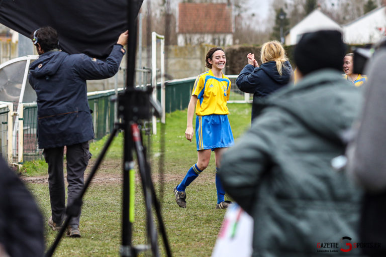 FOOTBALL : Marinette Pichon, pionnière du foot féminin, dévoile le ...
