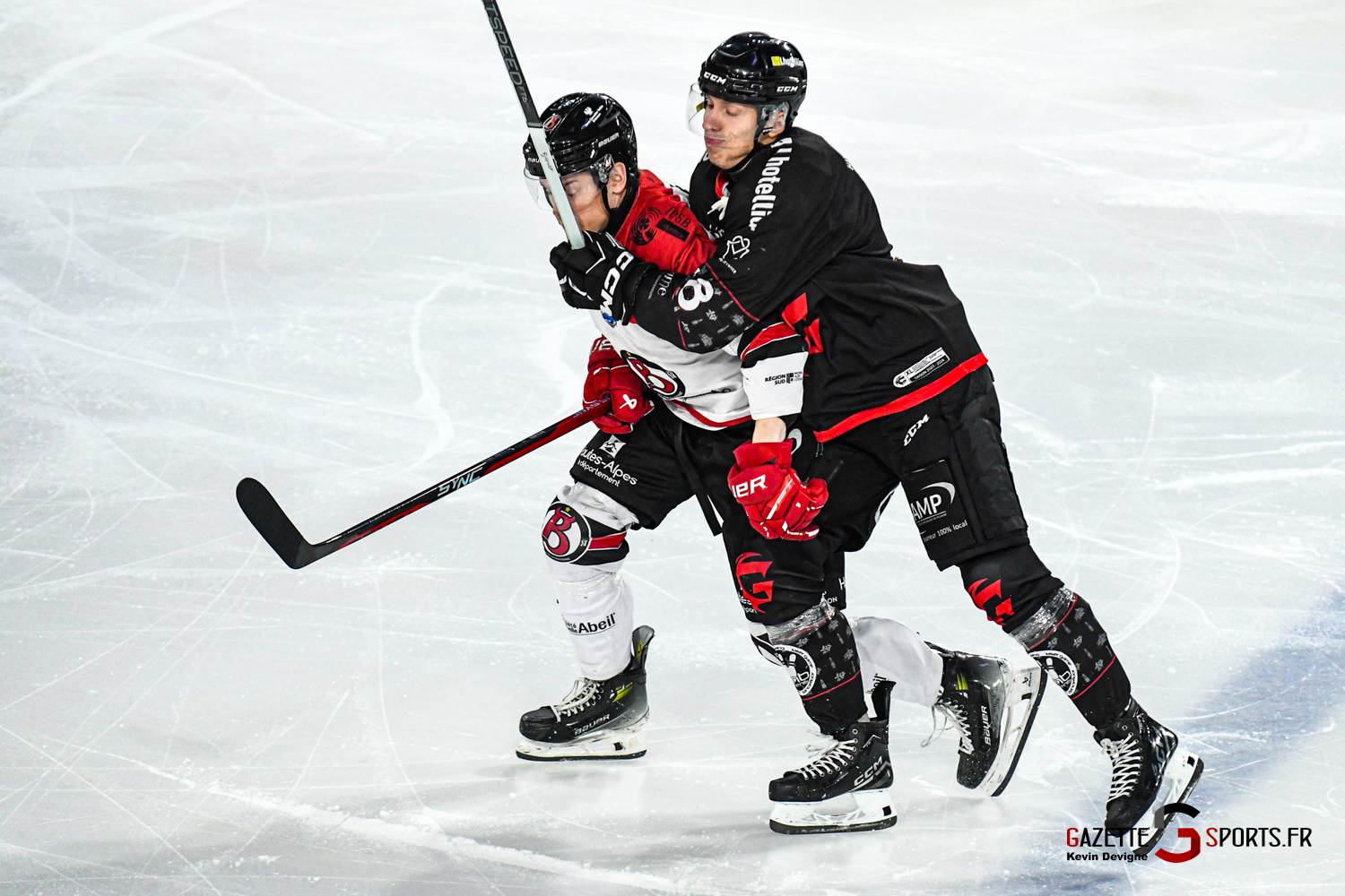 PHOTOS : Retrouvez les images de la rencontre entre les Gothique d ...